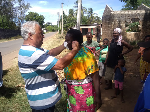 Kilifi residents get free 'tissue face masks' from Turkish entrepreneur