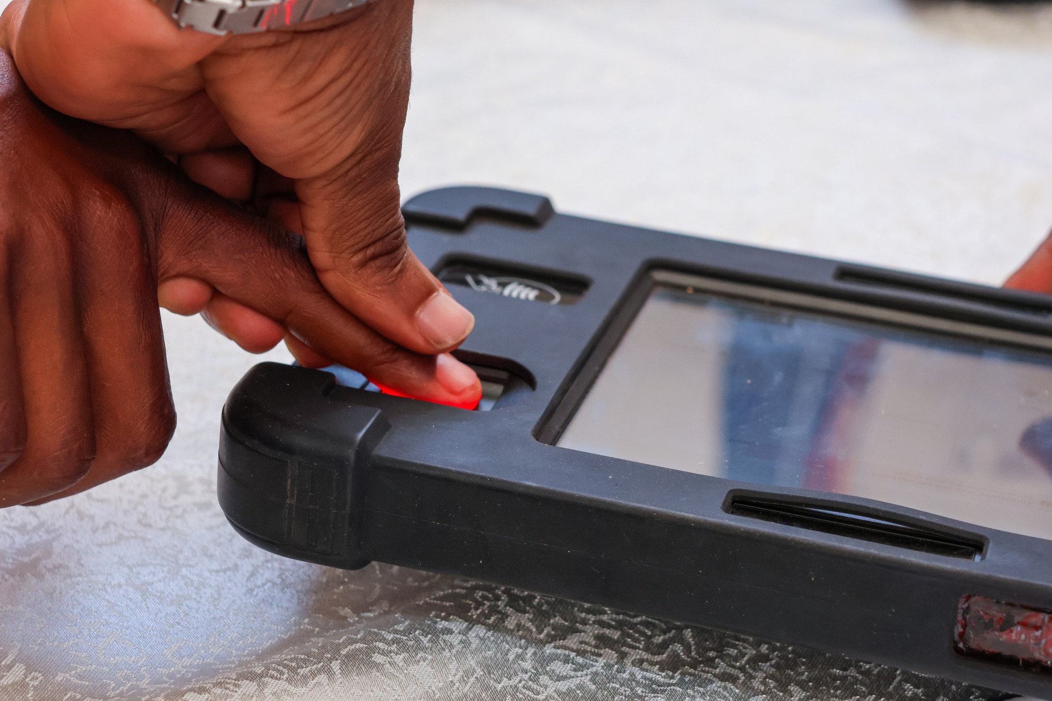 IEBC to Scan Iris, Capture Face Photos & Fingerprints of New Voters ...